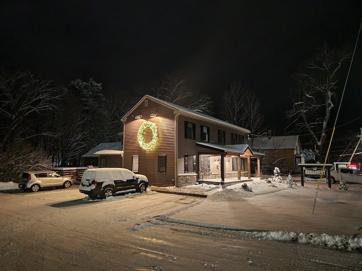 The Murdock Suite @ The Large House - Keene, NH