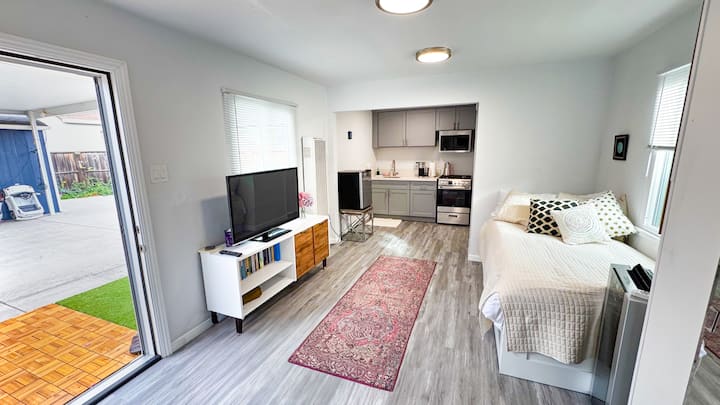 Quiet & Stylish Adu – Perfect For Work Or Relax - San Leandro, CA