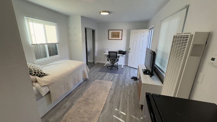 Quiet & Stylish Adu – Perfect For Work Or Relax - San Leandro, CA