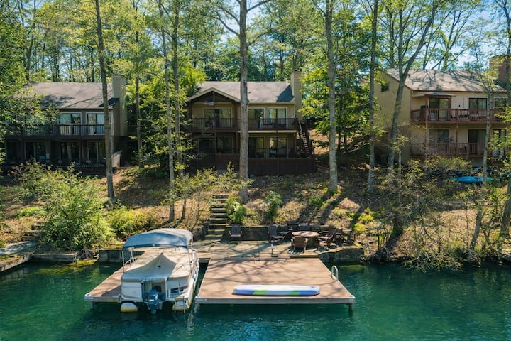 Lakefront Living! Lake Arrowhead Ga Lake House - カントン, GA