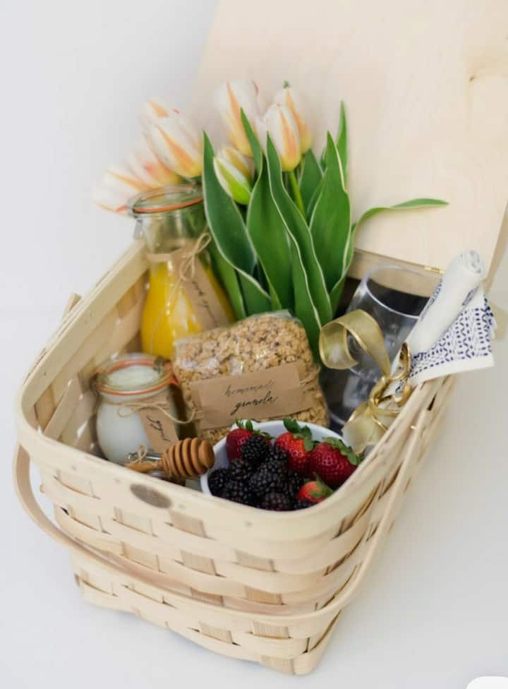 Complimentary Breakfast Basket - Riverton