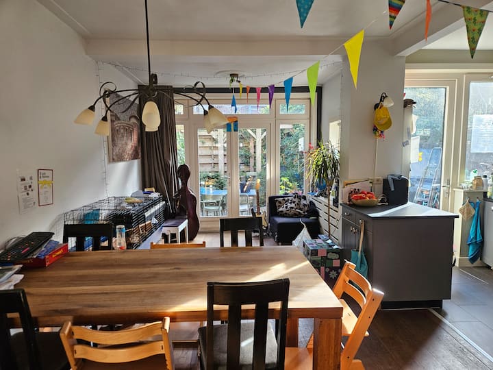 Temporarily For Rent: Utrecht Townhouse (Tuinwijk) - Utrecht, Países Bajos