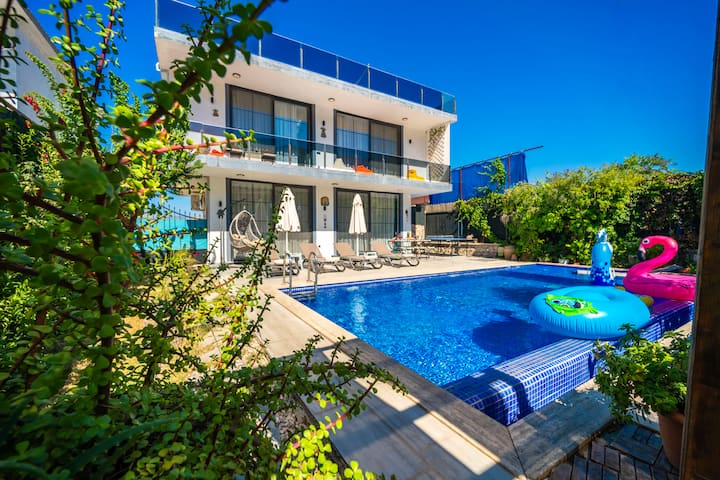 öZel Havuzlu Jakuzili Villa - Kalkan