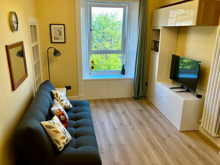 Charming Refurbished Tenement Flat - Edinburgh