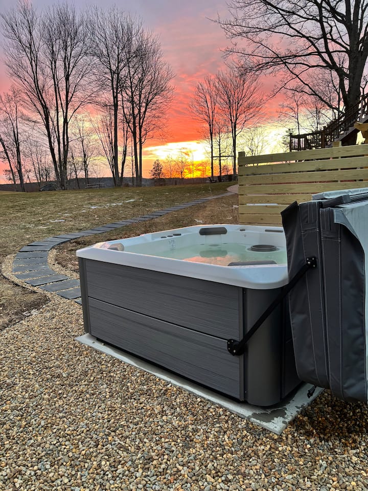 Vineyard Terrace - Modern & Beautiful - Alton, NH