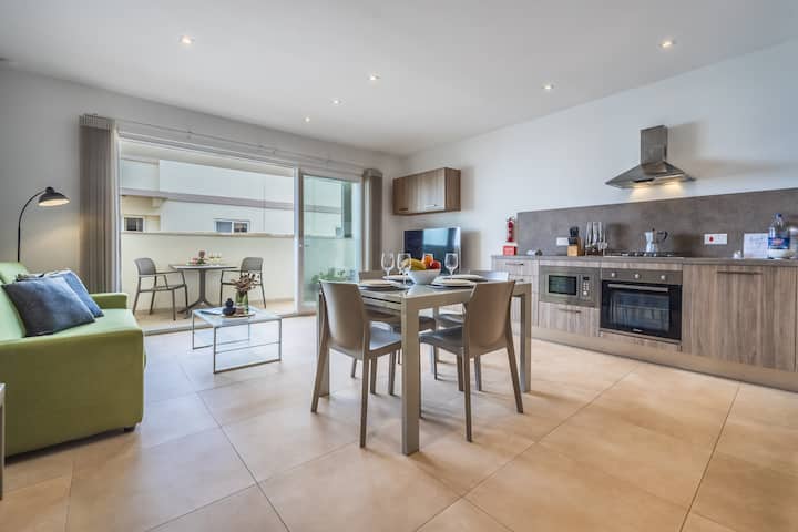 Fl 4 Thelodge-charming City Retreat By Homely - Malta