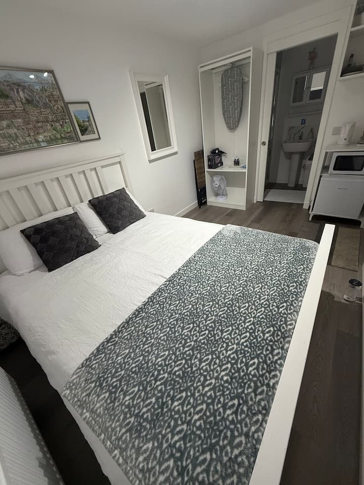 En- Suite Room With Independent Entrance. - Édimbourg