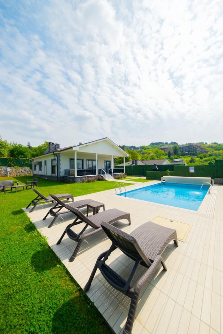 Sapanca ÇEşme Villaları 2
Isıtmalı Havuzlu - Sapanca