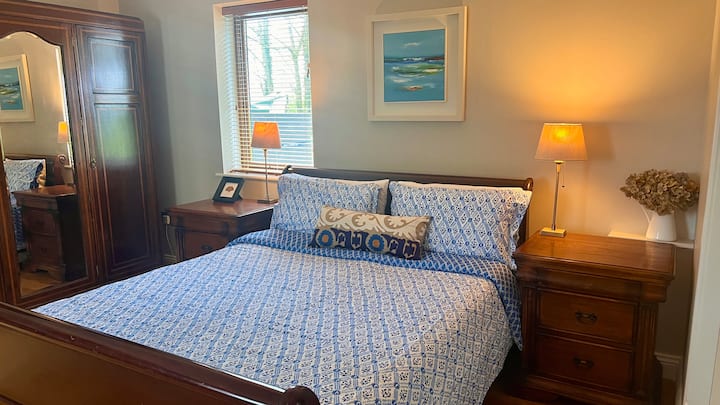 Boatman's Quarters - Elegant 3 Bedroom Suite - Skibbereen
