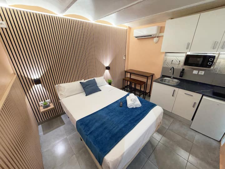 Bedroom Studio With Kitchen And Private Bathroom - Barcelone