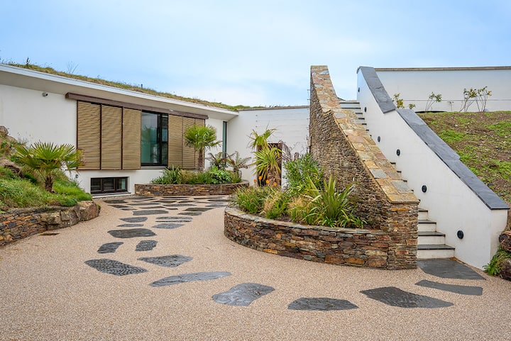 Unique, Private And Luxurious Cliff Top Eco Home - Constantine Bay