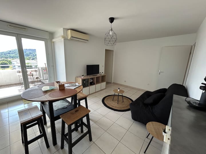 T2 Moderne Climatisé Avec Piscine Et Parking Privé - Valence