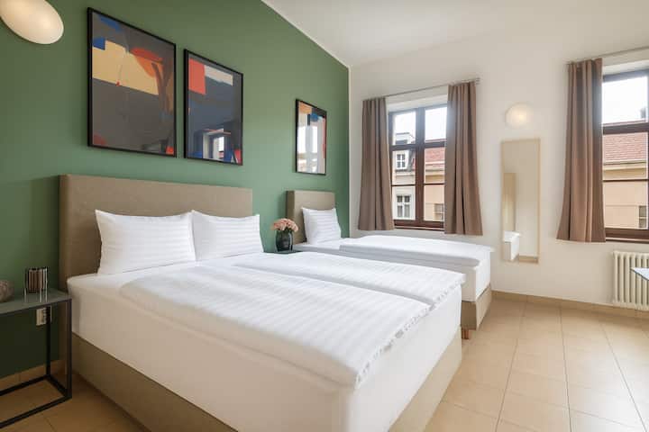 Dwellfort | Charming Apartment In A Fabulous Area - Tschechien