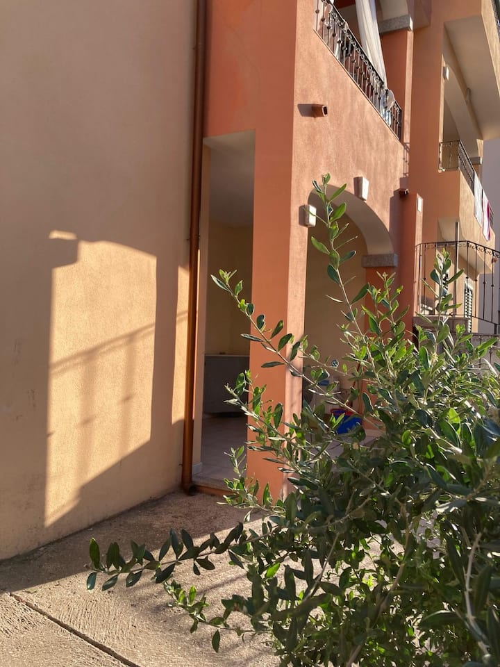 Appartamento In Zona Tranquilla Centrale Badesi - Badesi