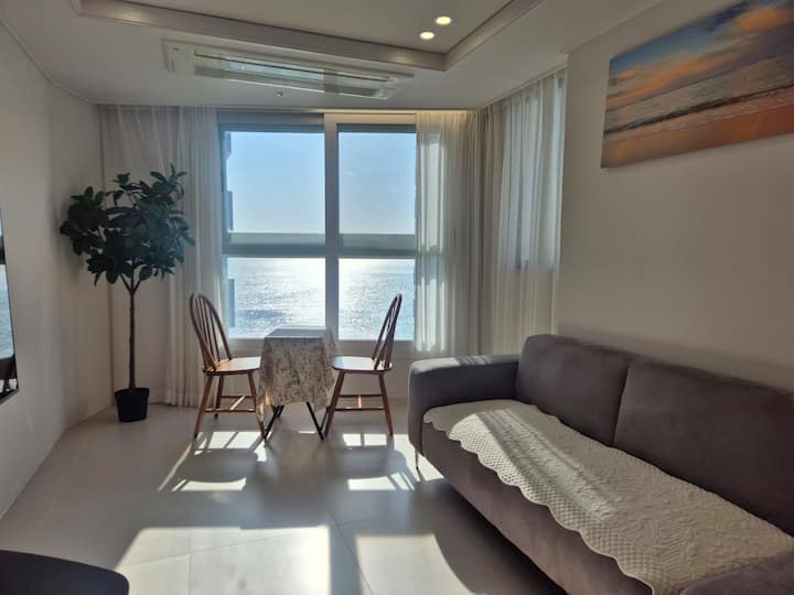 제넷Beach 12#해운대 바다뷰#캡슐열차 해운대비치 도보1분#엘시티워터파크옆 가족친구연인 - Busan