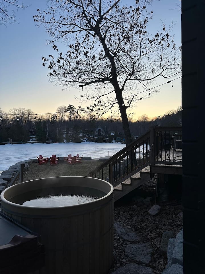 Lakefront Paradise | Sauna • Hot Tub • Sleeps 18 - Kawartha Lakes