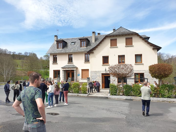 Grand Gîte 12 Personnes - Chaudes-Aigues