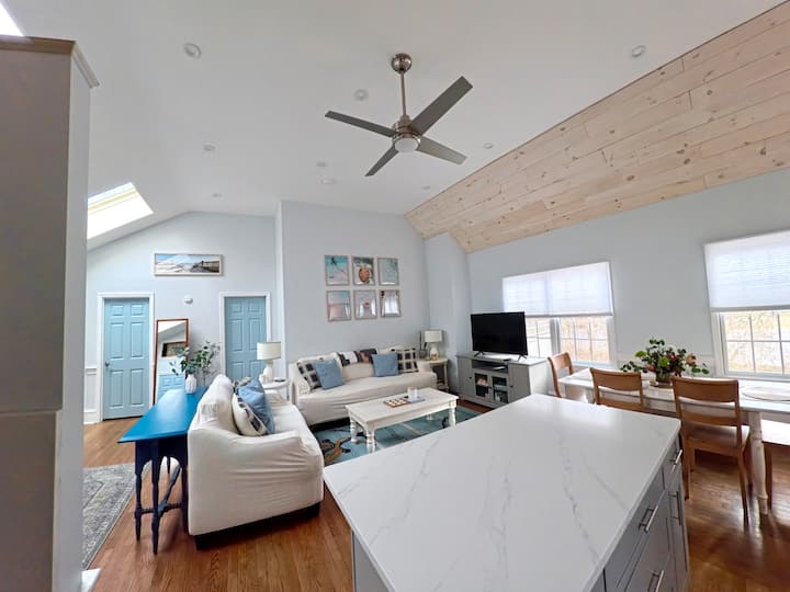 2 Bedroom Apartment - Cape Cod, MA