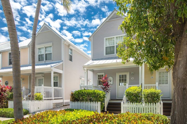 Manatee Bay: Escape To This 2br Duck Key Villa, Private Patio, Dip Pool & Easy Access To Marathon - Marathon, FL