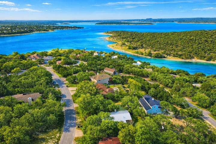 Lakeview Offer Boat Rental, Catering & Babysitter - Canyon Lake, TX