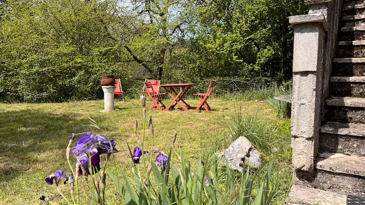 Pigeonnier En Pierre Avec Jardin Clos – Quercy - Albas