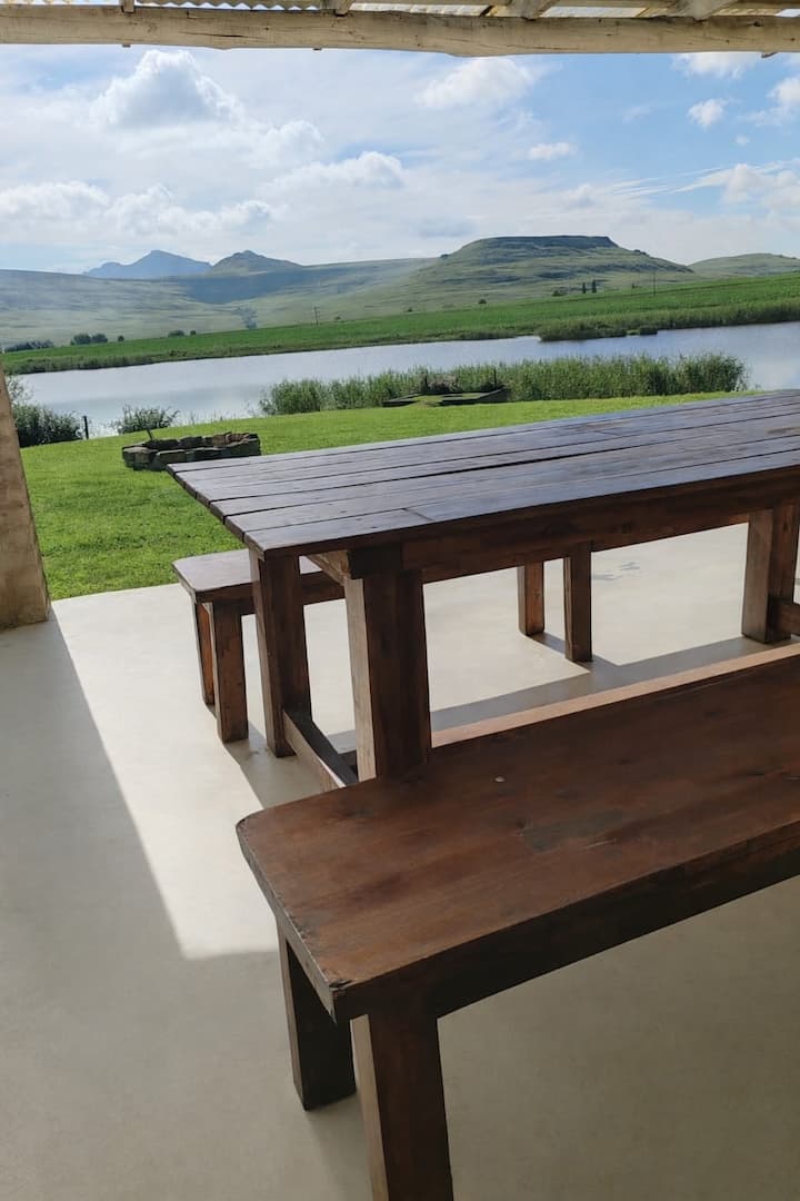 Buffalo Hills Private Game Reserve Fishing Cottage - Harrismith