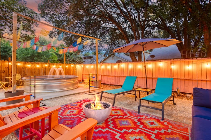 Gorgeous Patio & Grill By Seaworld & Lackland - San Antonio, TX