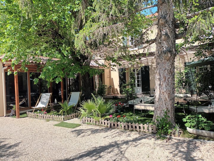 Villa Avec Piscine Pour 14 Personnes - Sorgues