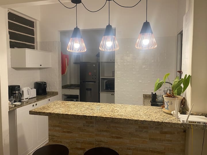 Apto Centrico En Andes - Montevidéu