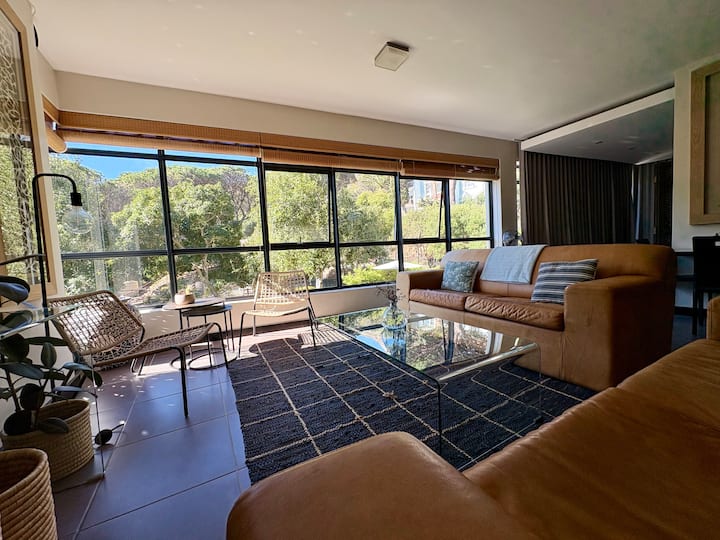 Lovely Apartment, The Glen, Camps Bay W/ Inverter - Cape Town