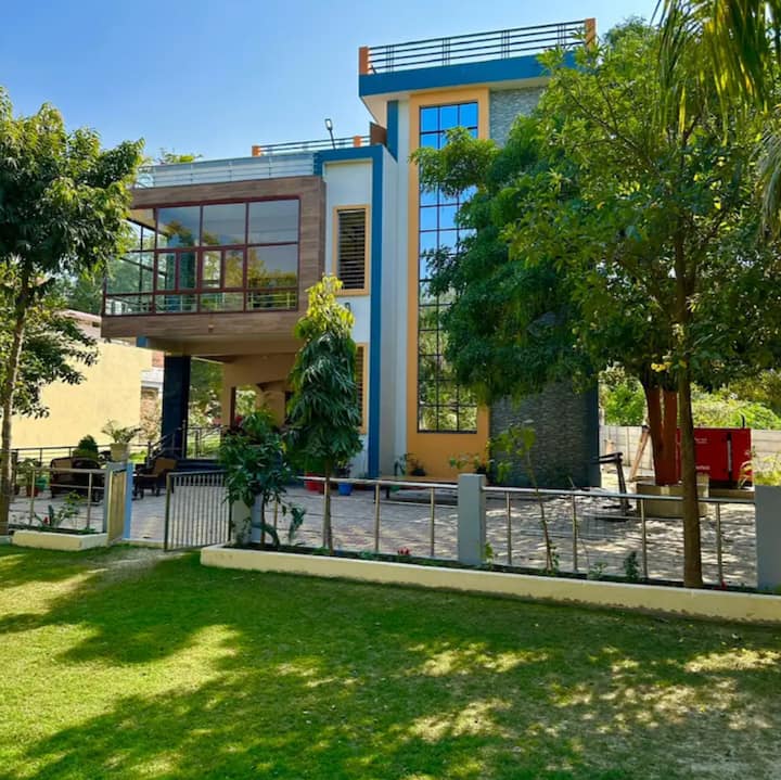 Kaashi Flora ( Executive Suite) - Varanasi