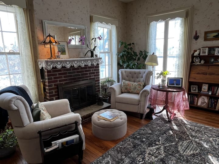 Charming & Serene 1865 Home - Rockford, IL