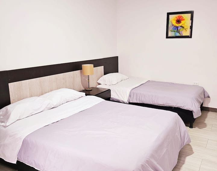 Hostal Catleya, Via P Arqueologico. - San Agustín