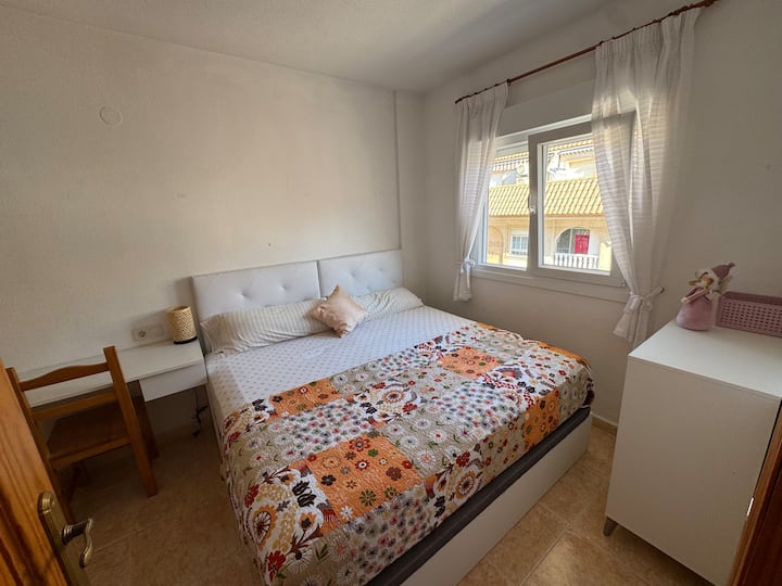 Світла, затишна квартира, 7 хв до моря - Torre La Mata