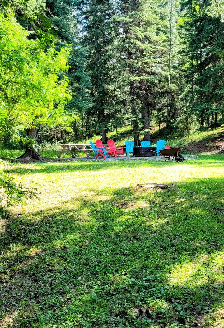 Private Home On An Acreage - Jasper Park Gateway - Hinton