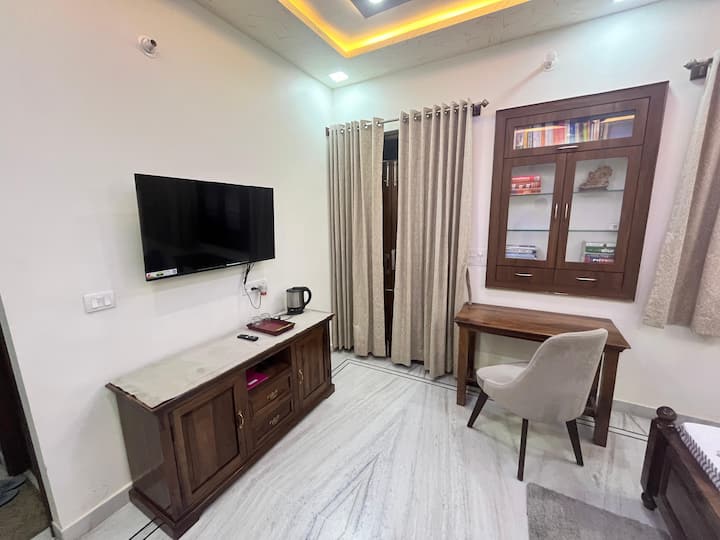 "Heritage Escape"
Luxurious Room With Balcony - Rajasthan