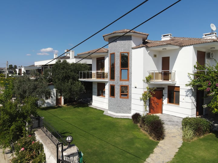 Villa Peri: 3 Min To The Beach - Çeşme
