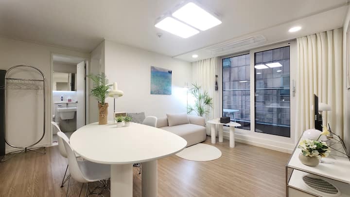 Grand House / 코엑스 • Netflix • Youtube - Seoul