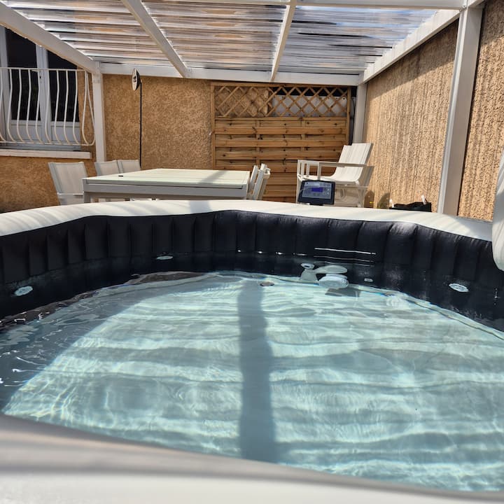 Gîte De Charme, Spa & Dégustation Beaujolais - Belleville, France