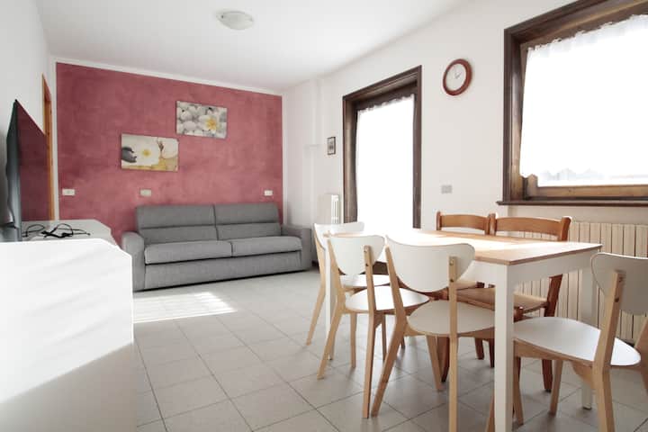 Comodo Appartamento Con Balcone E Parcheggio - Livigno