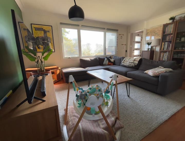 Charming Family Home With Garden - Montréal, QC