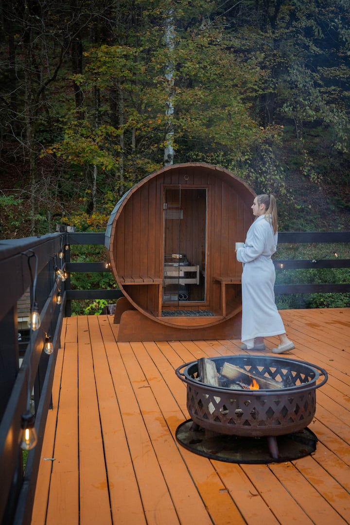 Mountainside Luxury Cabin · Sauna + Hot Tub Escape - State of New York