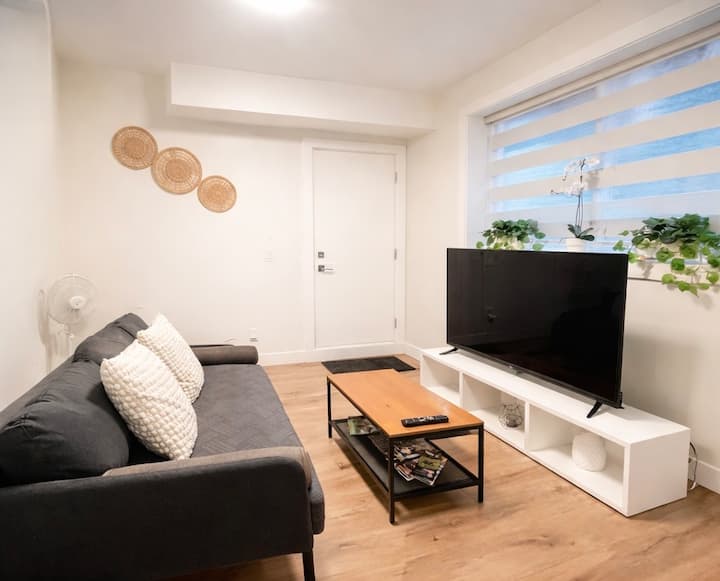 Beautiful Suite (Unit #1), 1br - Langley