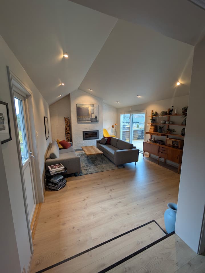 Romslig, Velutstyrt Og Koselig Familiebolig. - Kristiansand