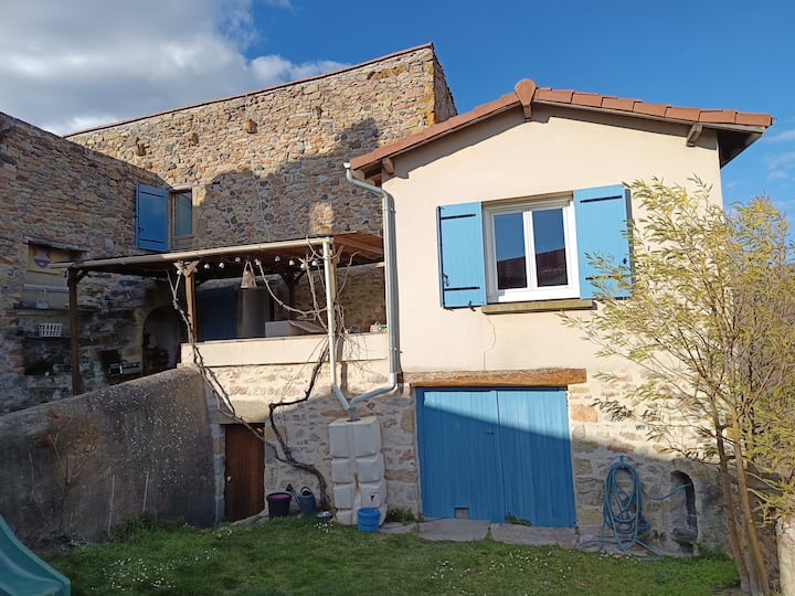 Château Médiéval Pour Séjour Week-end Ou Vacances - Issoire
