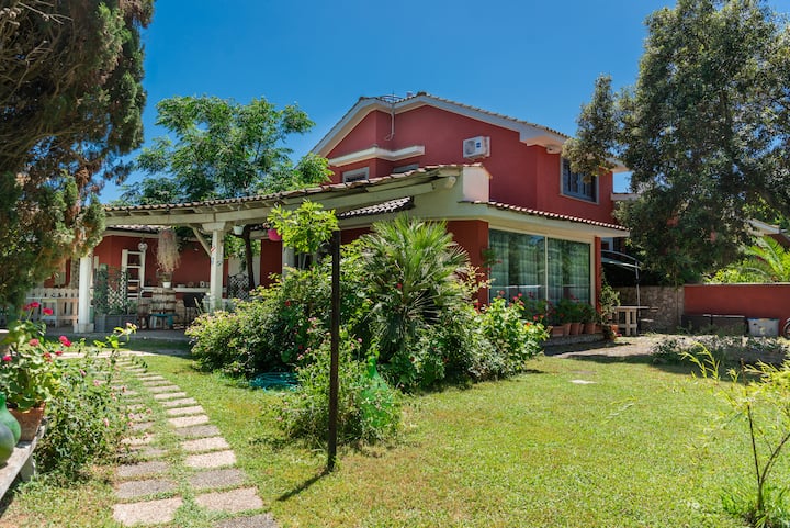 Villetta Con Piscina Tra Pini E Mare - Ardea