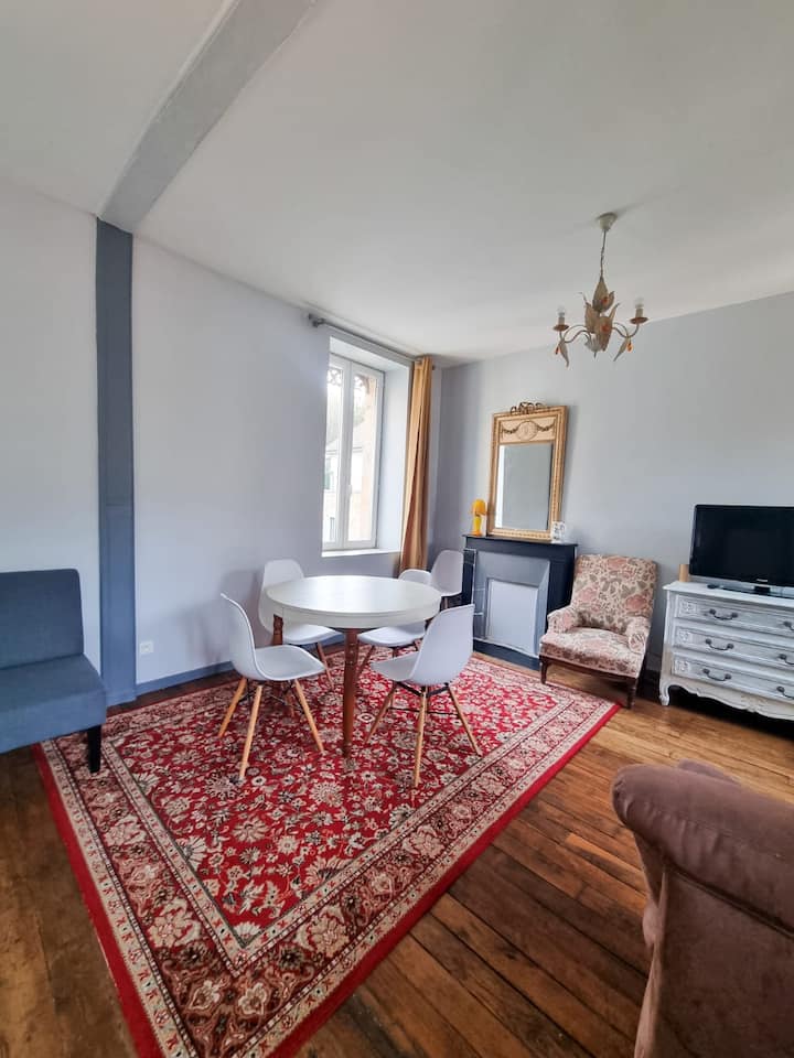 Appartement F3 Duplex - Vue Sur Chateau - Bourbon-l'Archambault