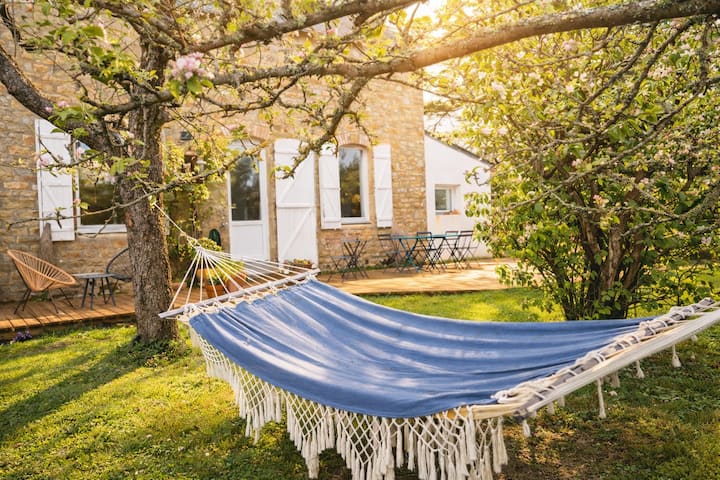Jolie Maison En Pierre Avec Parking Privé - Carnac