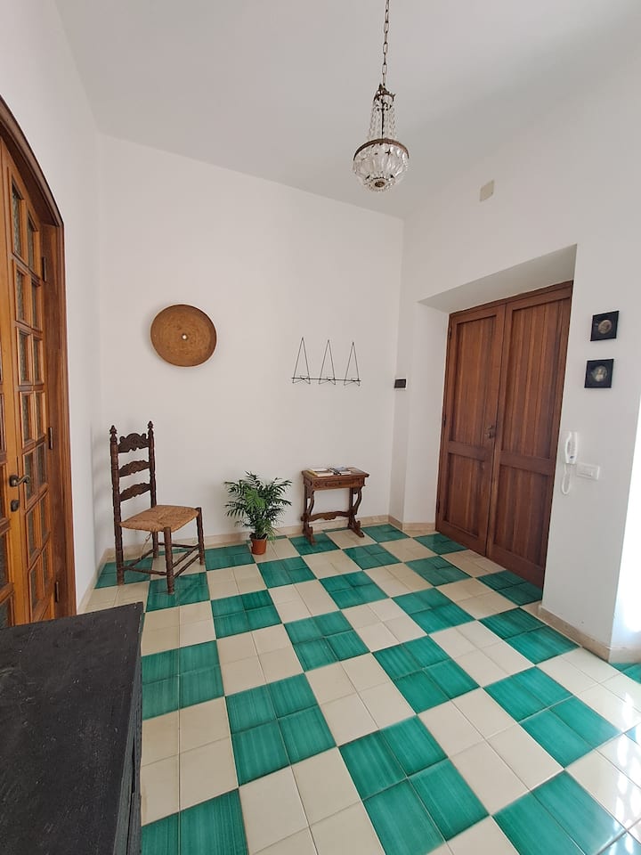 Bright Room With View Of Malaspina Castle - Bosa