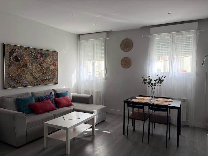 Centrico Y Moderno Apartamento En Bilbao - Bilbao